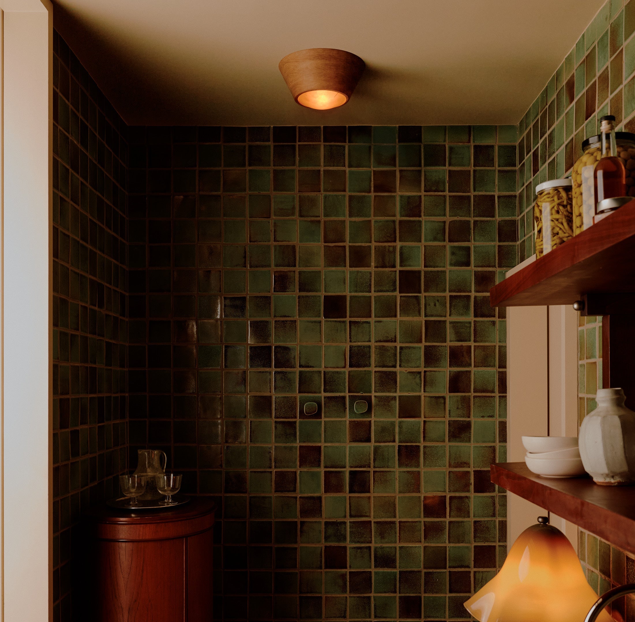 Quarters | Elio Surface Mount, Large