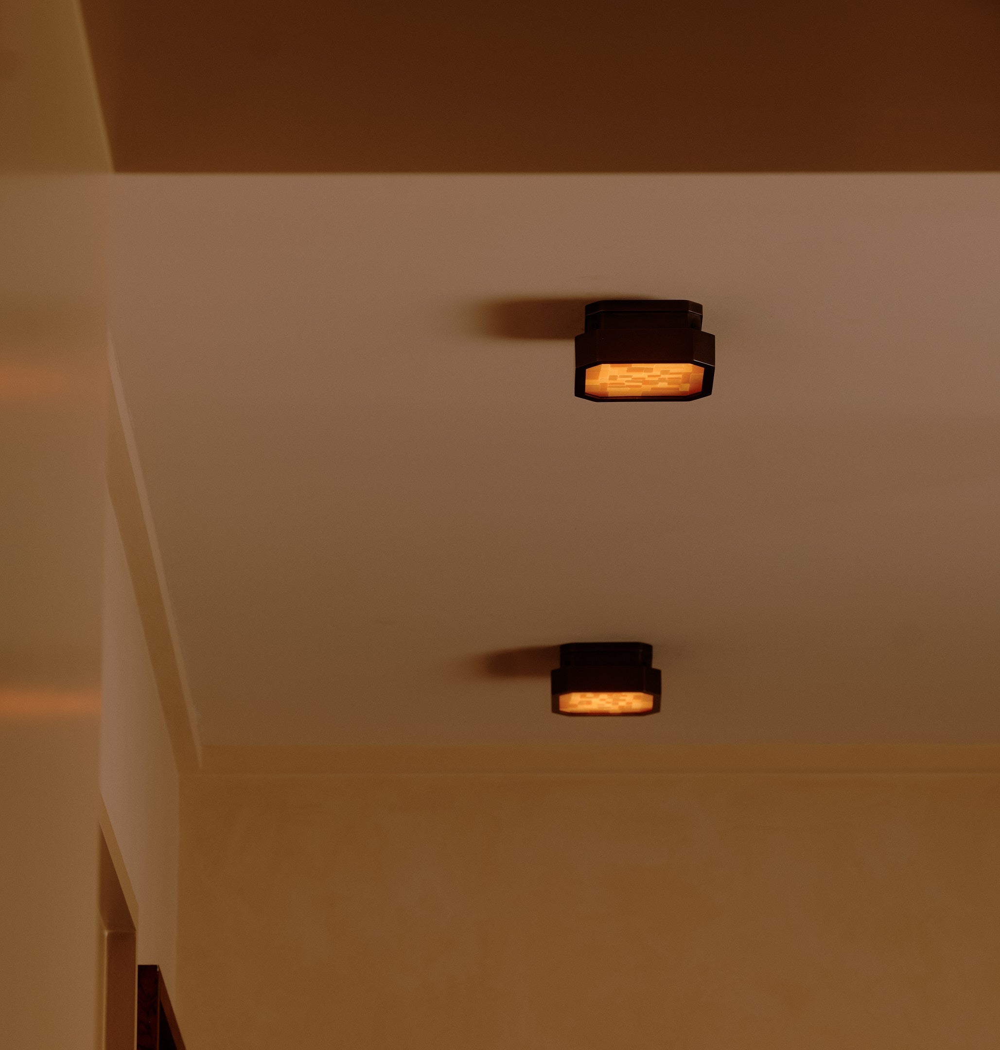 Quarters | Strata Surface Mount, Small