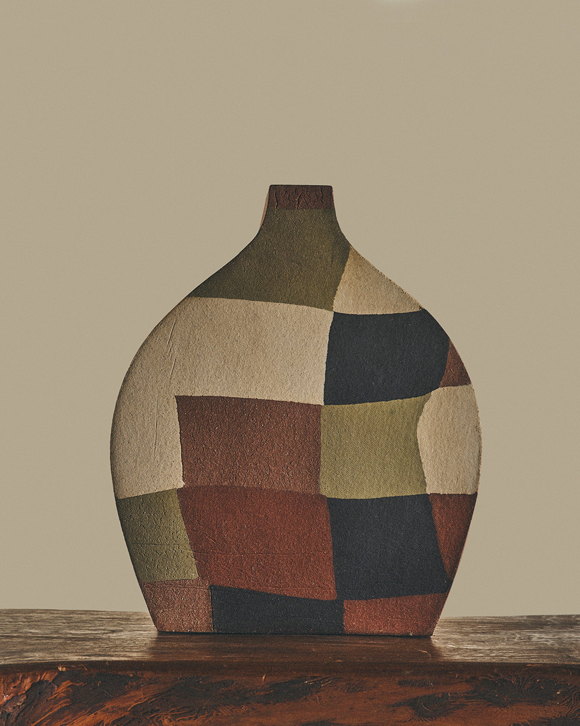 Quarters | Flat Circular Vase